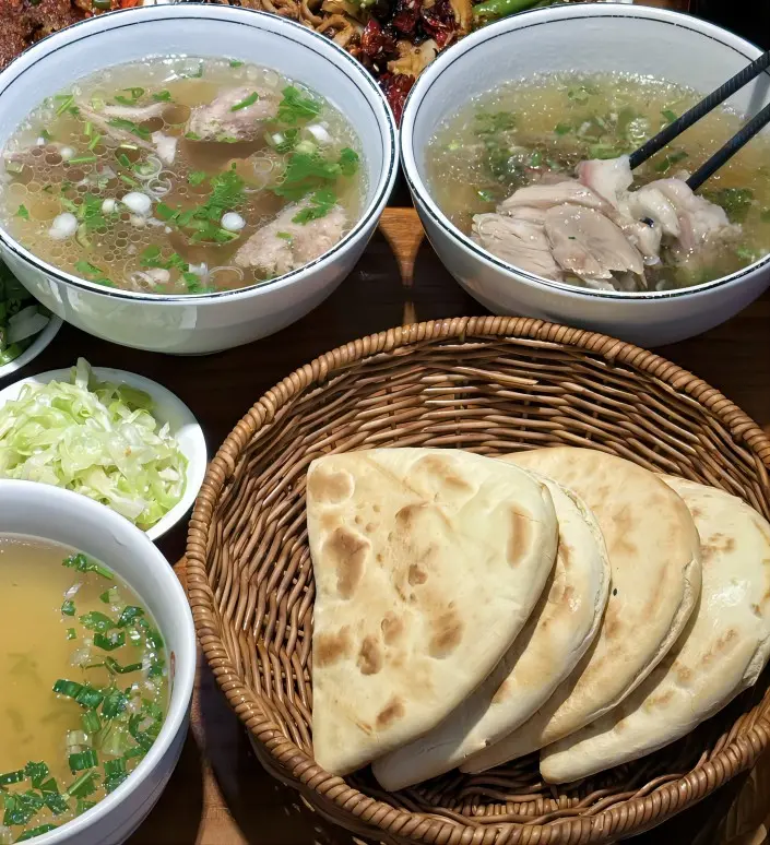 Shuipen Lamb Soup: Xi’an’s Refreshing Breakfast Tradition
